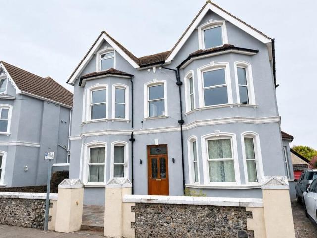 studio for rent in Property, BN11 2LN