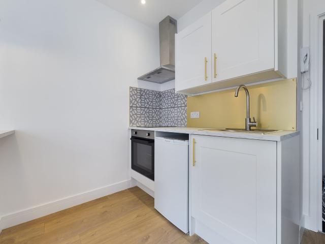 studio for rent in Property, BN1 2HD