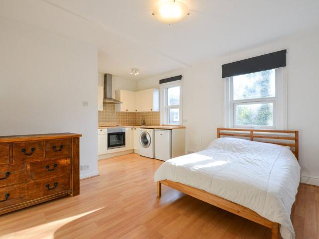 studio for rent in Property, GU1 4DF