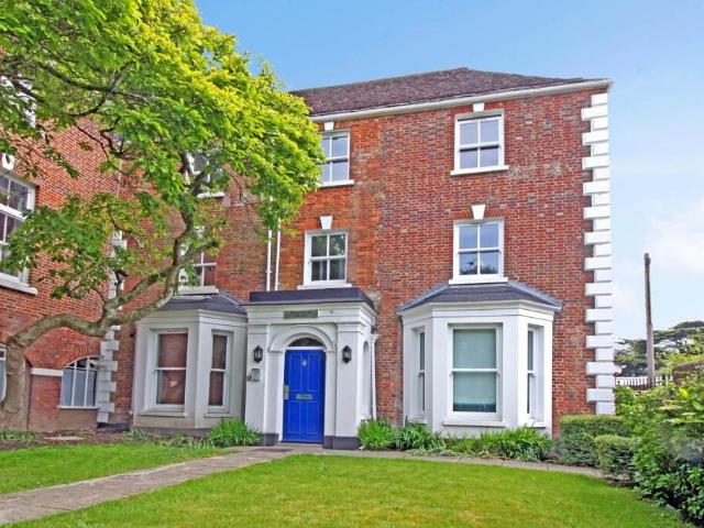 studio for rent in Property, DT11 7AW