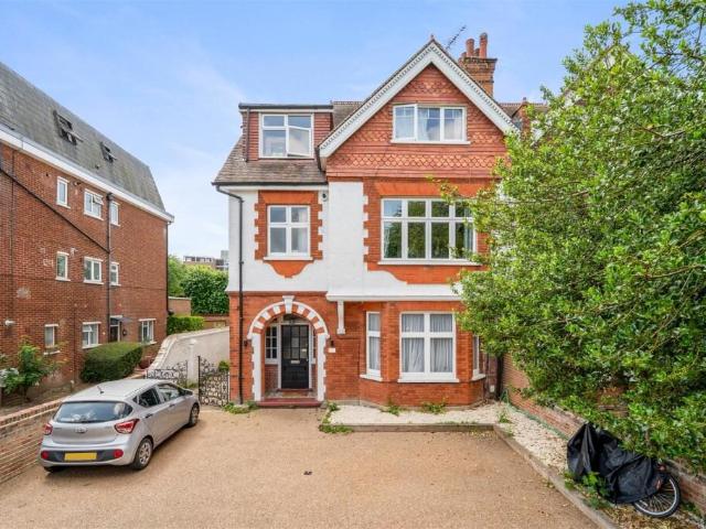studio for rent in Property, KT2 5DD