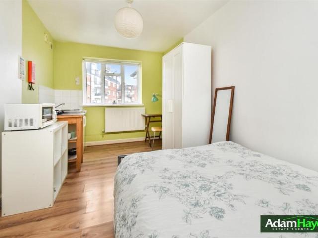 studio for rent in Property, N2 8NH