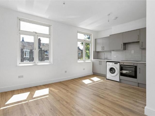 studio for rent in Property, N4 2DN