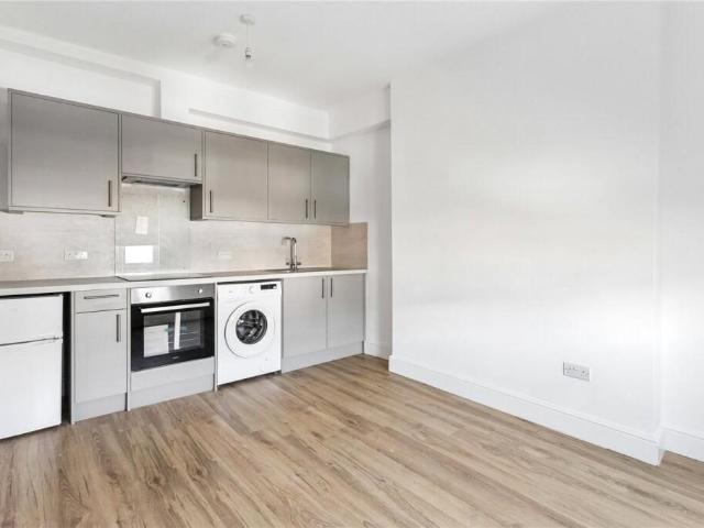 studio for rent in Property, N4 2DN