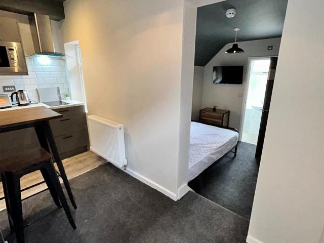 studio for rent in Property, NG4 2GL