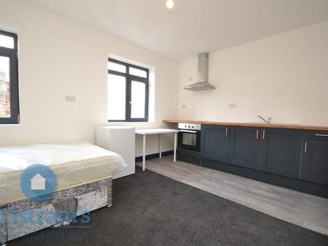 studio for rent in Property, NG7 4AJ