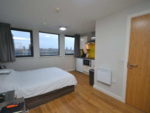 studio for rent in Property, NG1 6BB