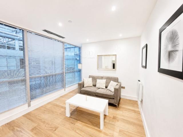 studio for rent in Property, TW3 3GE