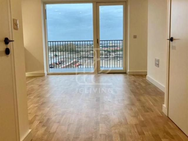 studio for rent in Property, UB1 1FP