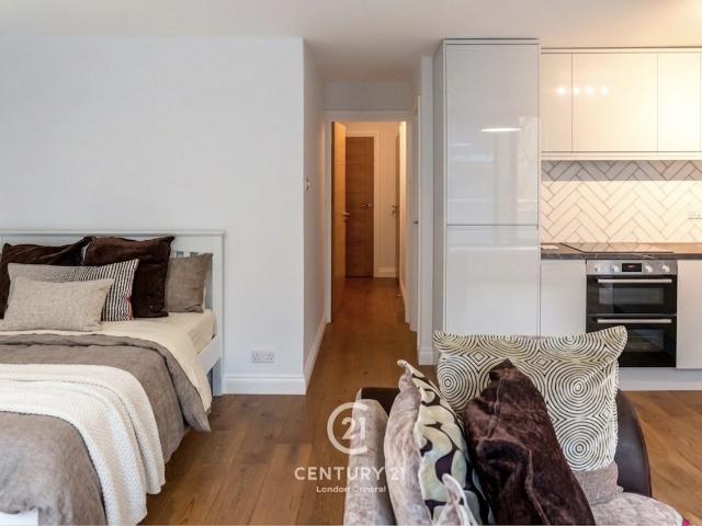 studio for rent in Property, W8 6PL