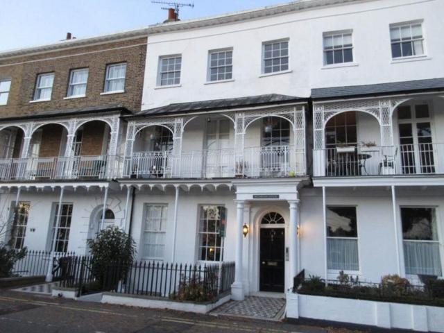 studio for rent in Royal Terrace, SS1 1DY