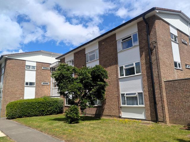 studio for rent in romsey tavistock close