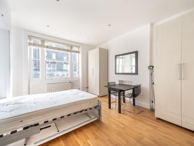 Studio for Rent in Randolph Avenue | Foxtons