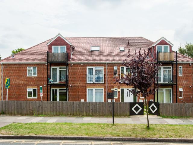 Studio for Rent in Walton Avenue | Foxtons