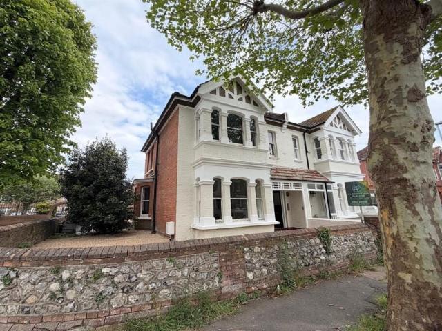 studio for rent in Warwick Gardens, BN11 1PF