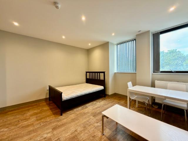 Studio to rent on Week Street, Maidstone