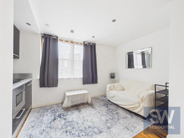 studio for rent in Wellington Street, Leeds