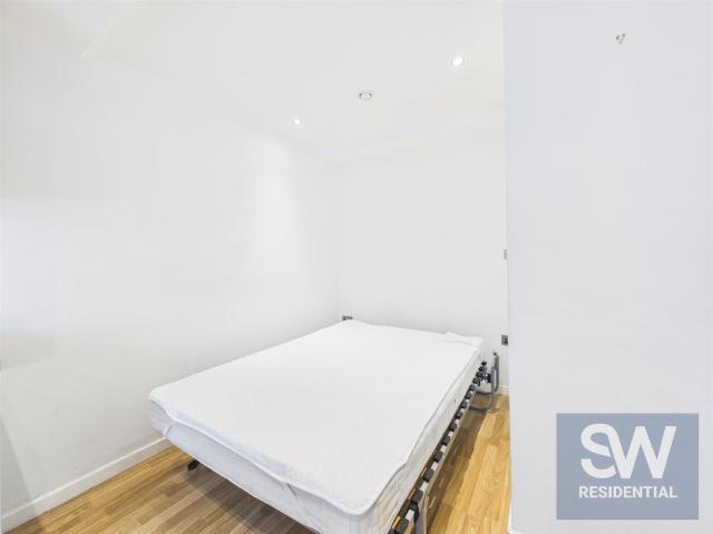 studio for rent in Wellington Street, Leeds