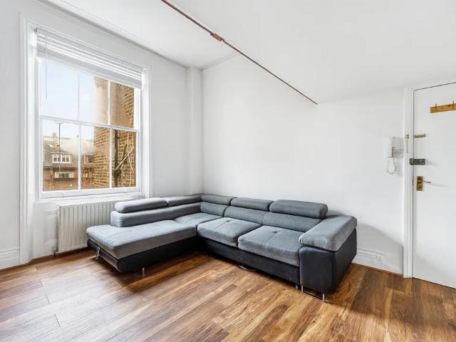 studio for rent in West Cromwell Road, London, SW5