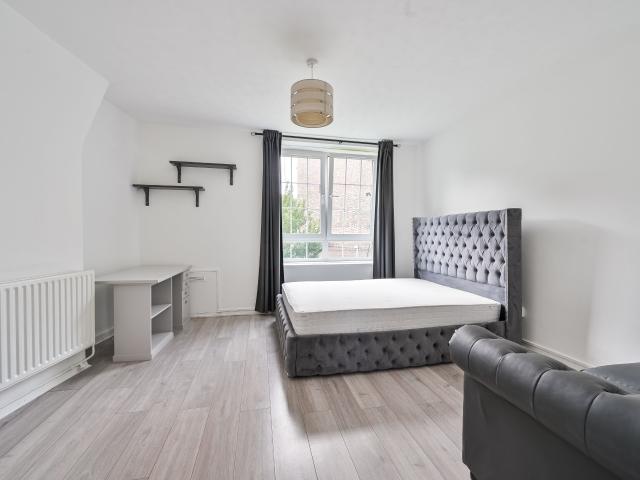 Studio for Rent in Weston Street | Foxtons