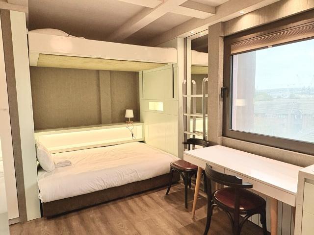 Studio to rent on Western Avenue, London
