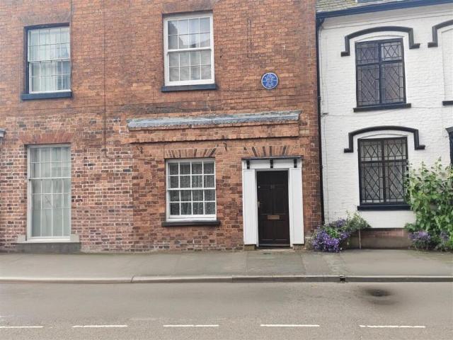 studio for rent in Willow Street, SY11 1AQ