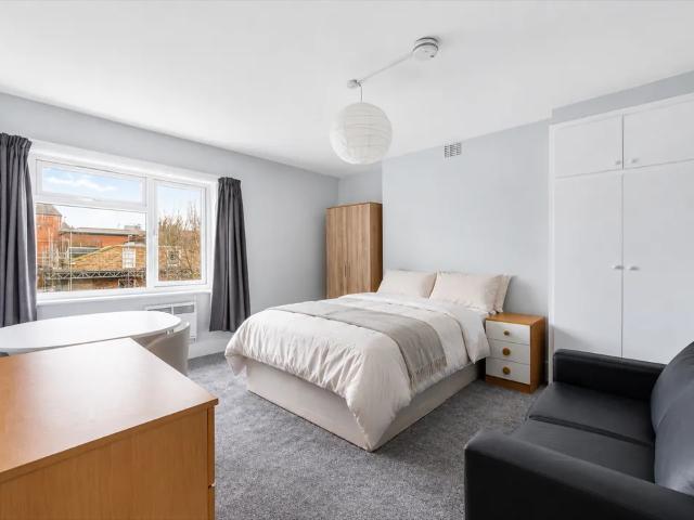 studio for rent in Windsor Road, London, W5