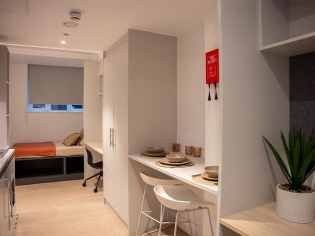 Studio to rent on Talbot Square, London