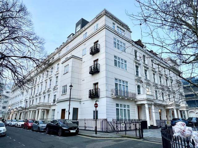 studio for rent in Talbot Square, London