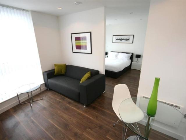 studio for rent in The Heart, Media City Salford Quays M50
