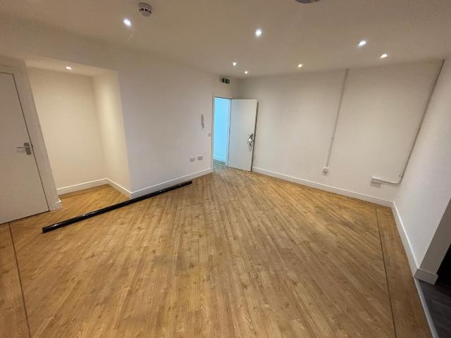 studio for rent in The Triangle, Triangle