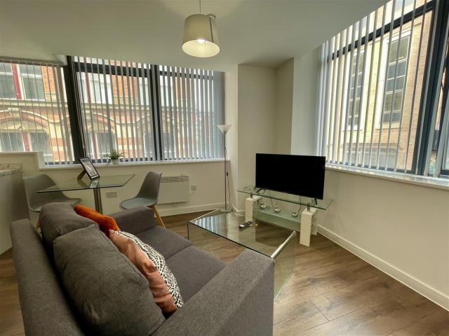studio for rent in Tithebarn Street, Liverpool