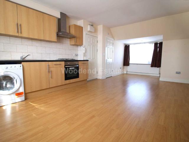 studio for rent in Uxbridge Road, Hayes