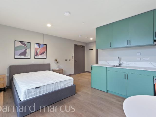 studio for rent in Victoria Road, Feltham, Feltham