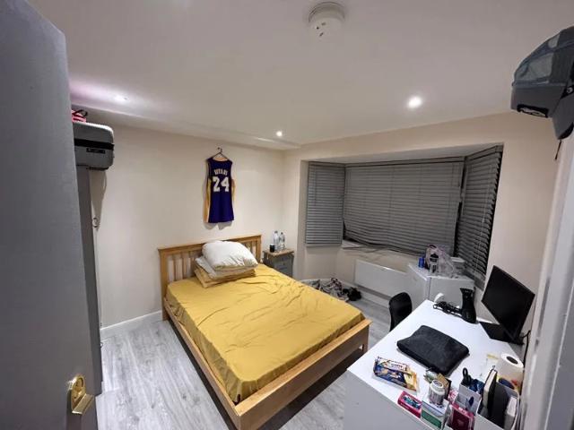 Studio For RENT, UB6 MoveHome
