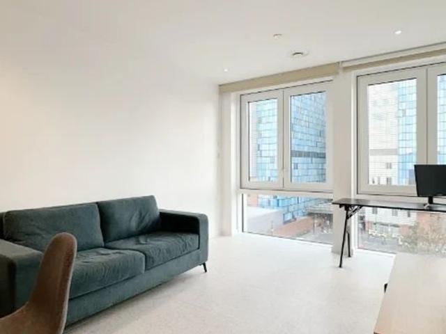 Studio Flat2006
