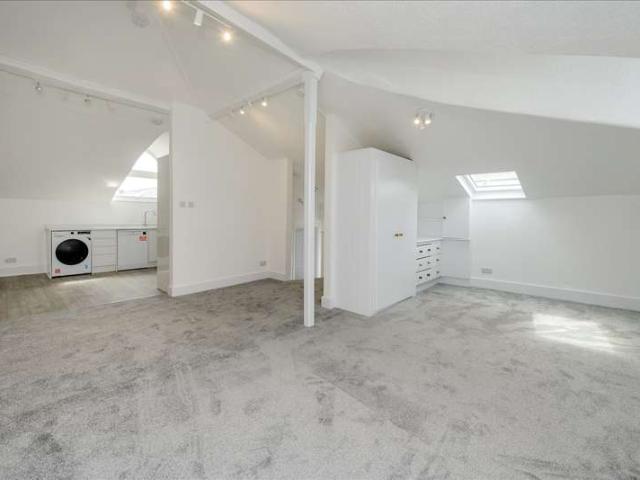 Studio Flat