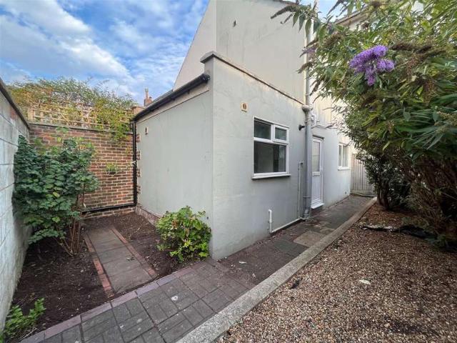 Studio Flat