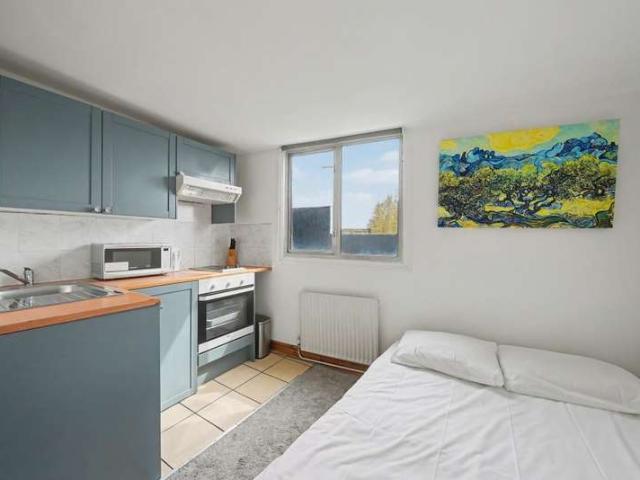 Studio Flat