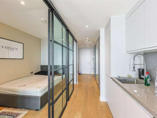 Studio Flat