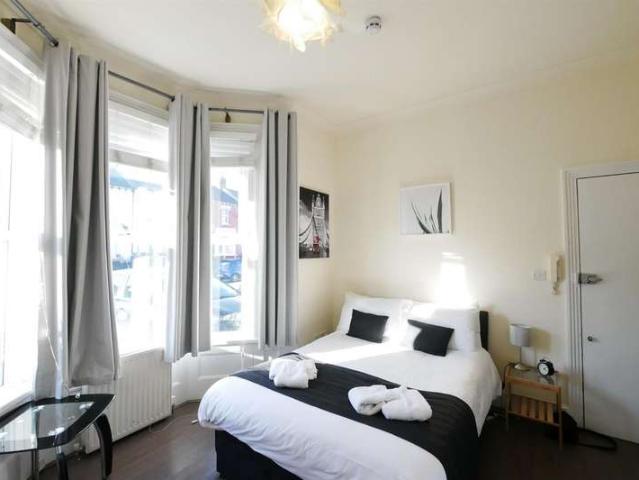 Studio Flat