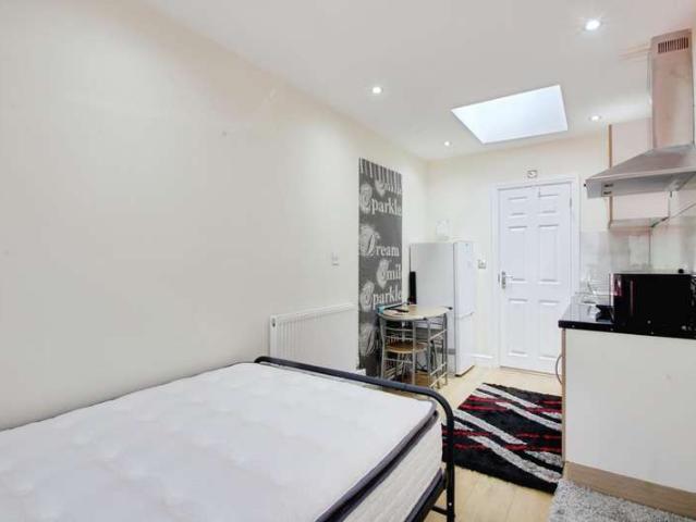 Studio Flat