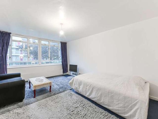 Studio Flat