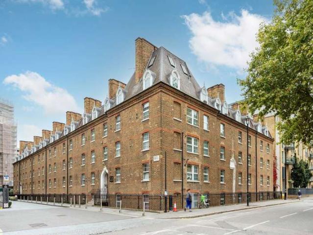 Studio Flat