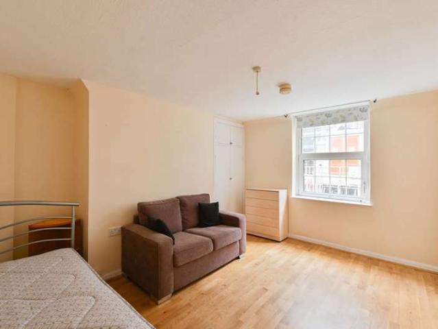Studio Flat