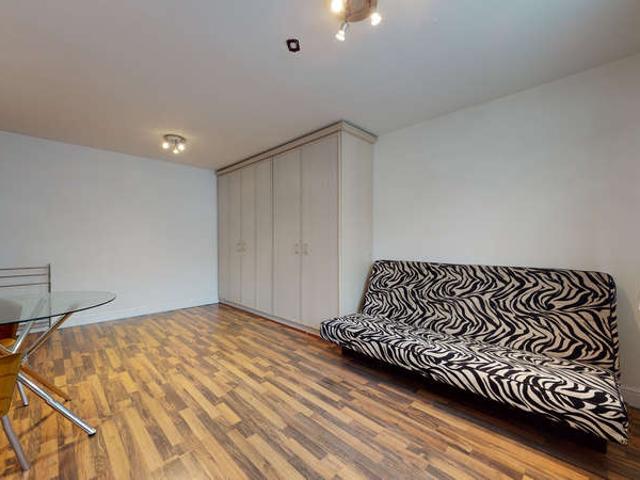 Studio Flat