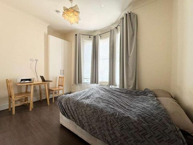 Studio Flat
