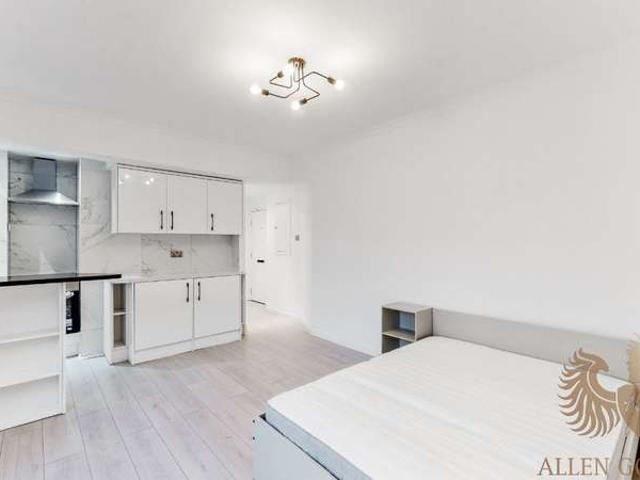Studio Flat