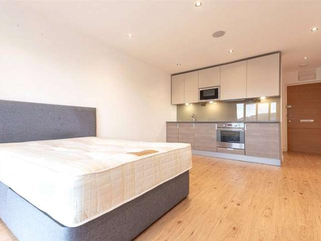 Studio Flat