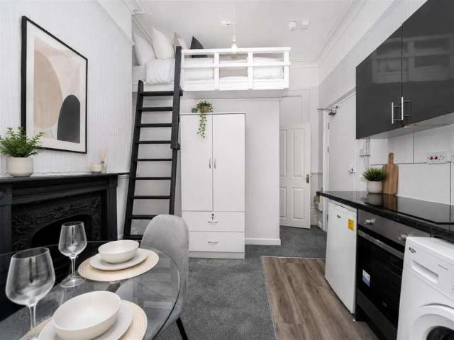 Studio Flat